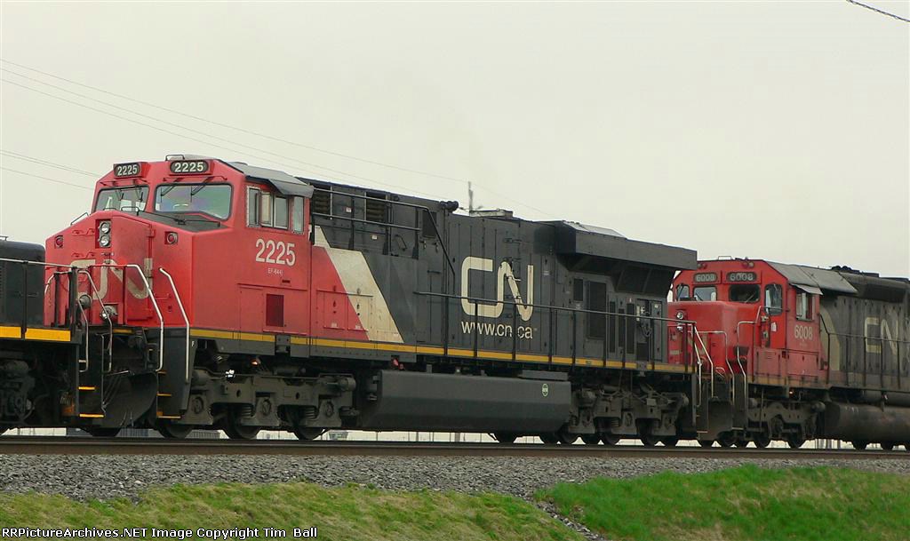 CN 2225